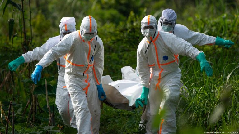 Uganda regista novos casos de Ébola e total sobe para nove infetados ...