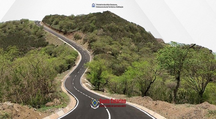 Estrada de Chã de Tanque/Palha Carga/Entre Picos de Reda/Lagoa ...