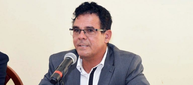 Presidente Júlio Lopes garante que “ninguém fica sem estudar” por não ...