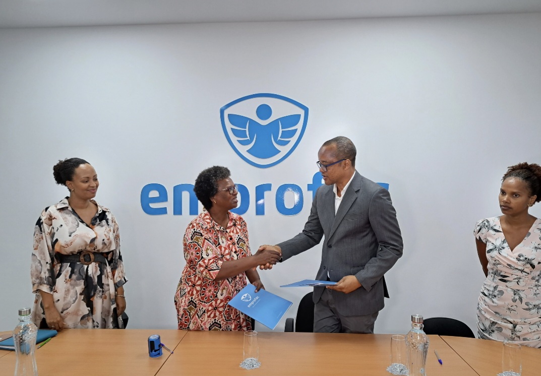 Emprofac assina protocolo de cooperação com Associação Acarinhar nas ...