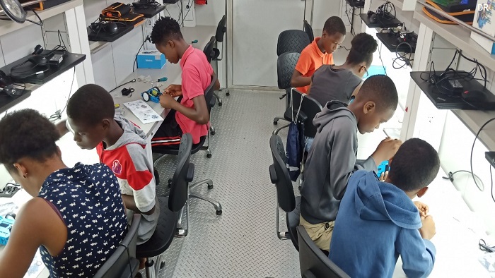 Projeto Weblab já formou mais de 12 mil alunos | OPAÍS.cv